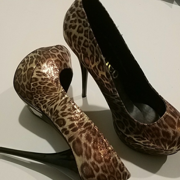 Deb | Shoes | Deb Cheetah Print Heels | Poshmark
